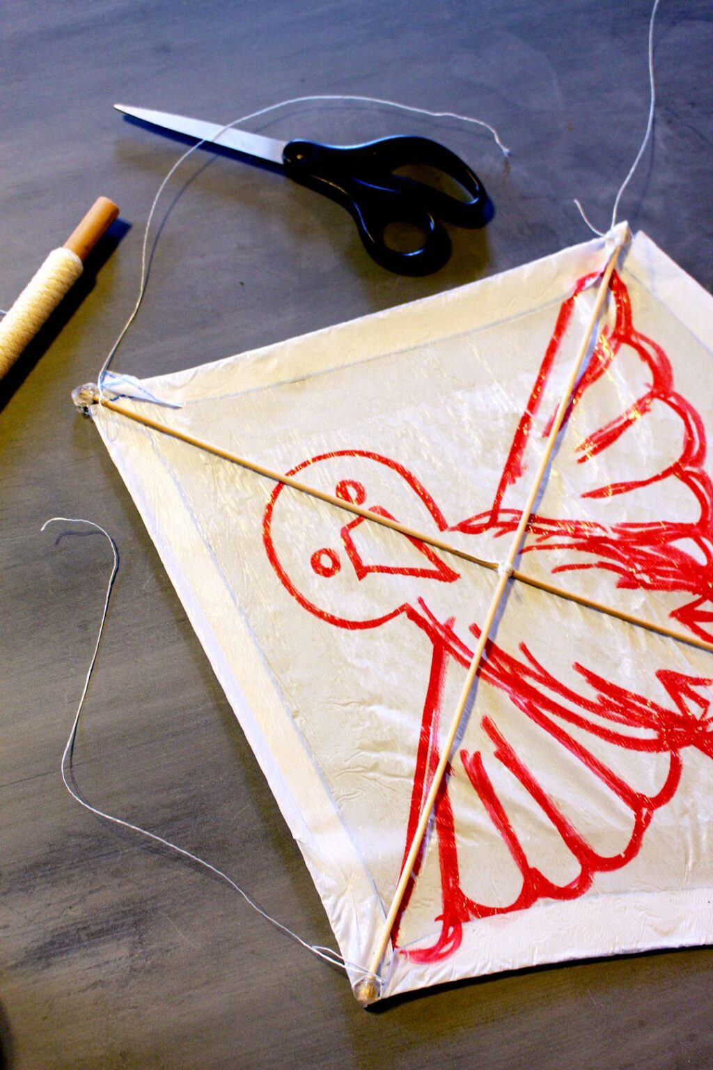 Make Your Own Diamond Shaped Kite | Welcome To Nana's