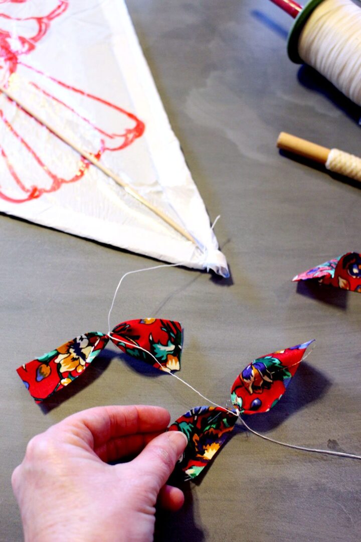 Make Your Own Diamond Shaped Kite | Welcome To Nana's
