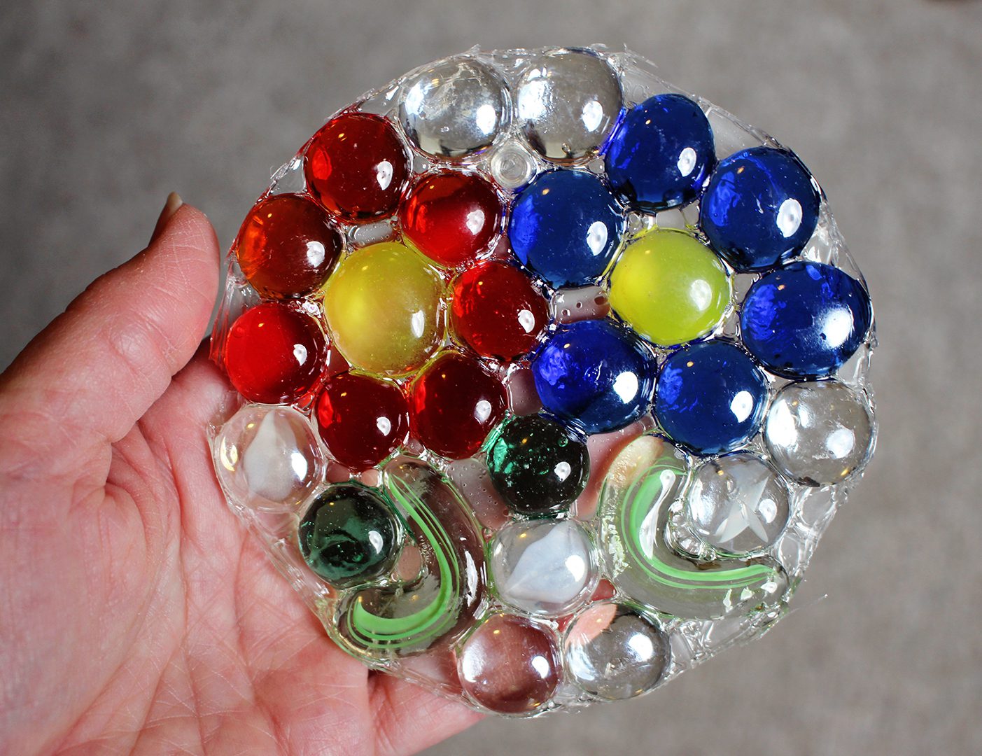 Easy Glass Pebble Christmas Ornament | Welcome To Nana's