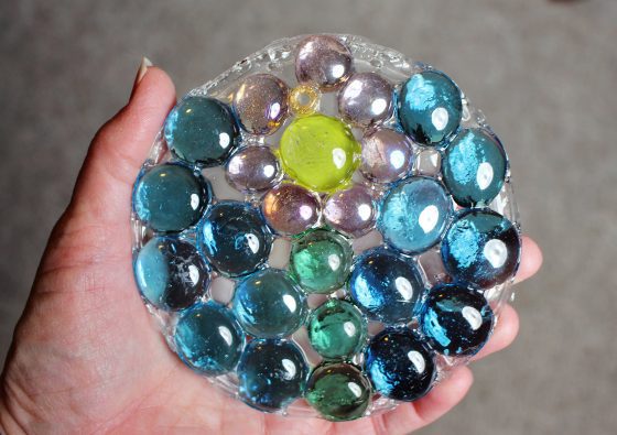 Easy Glass Pebble Christmas Ornament | Welcome To Nana's