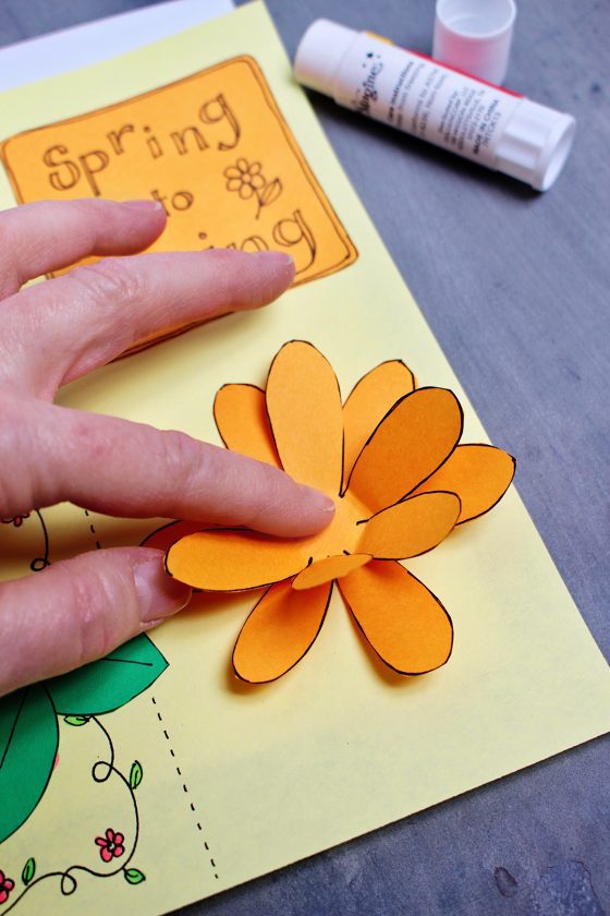 Cheerful Spring Tri-Fold Table Card | Welcome To Nana's