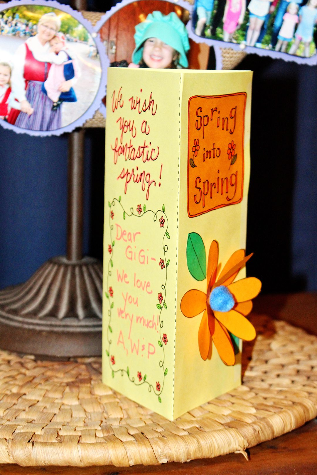 Cheerful Spring Tri-Fold Table Card | Welcome To Nana's