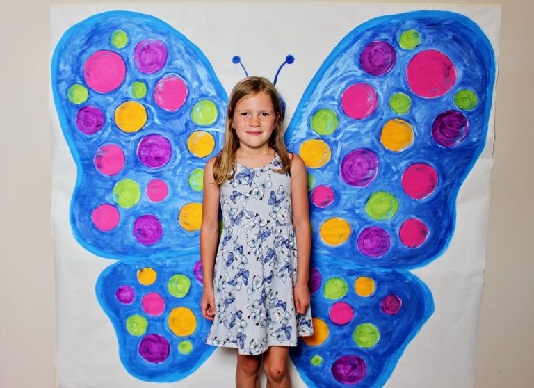 DIY Butterfly Wings Photo Backdrop | Welcome To Nana's