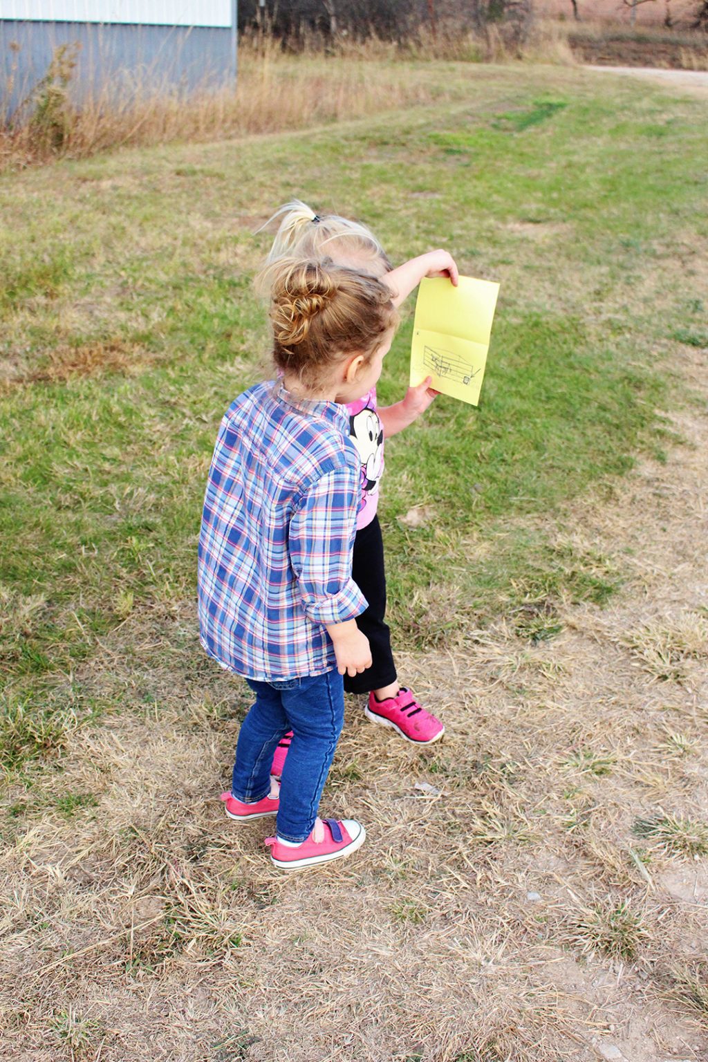 How to Make an Outdoor Scavenger Hunt for Kids | Welcome To Nana's