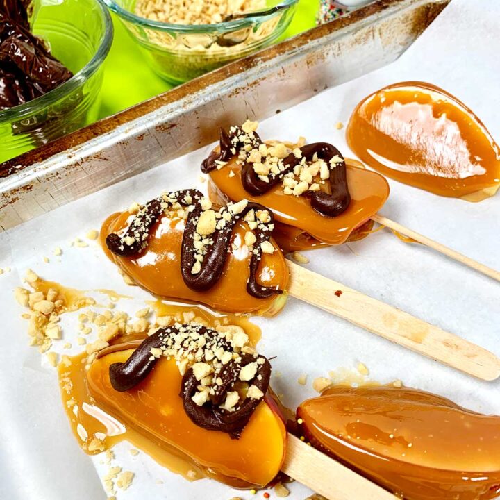 How to Make Yummy Caramel Apple Slices on a Stick | Welcome To Nana's