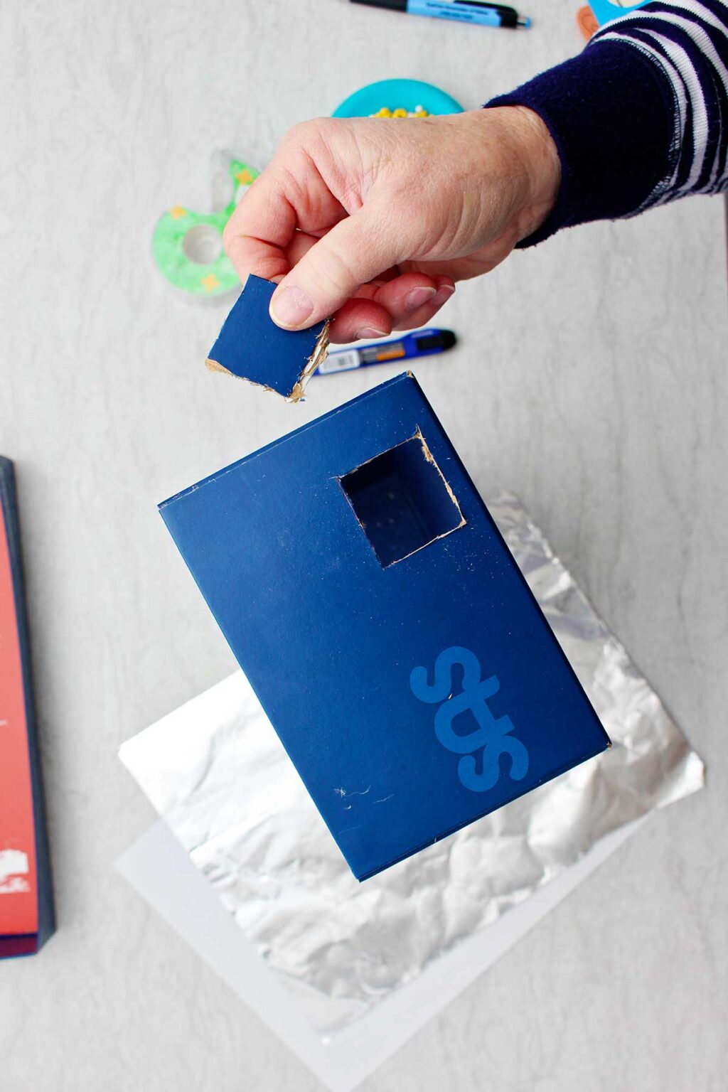 DIY Safe Solar Eclipse Pinhole Projector | Welcome To Nana's