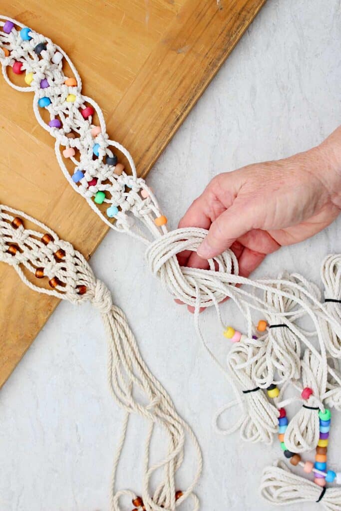 Easy macrame belt with beads (pattern & tutorial) | Welcome To Nana's