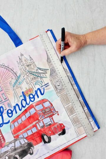 DIY Sit-Upon Cushion from a Reusable Shopping Bag | Welcome To Nana's