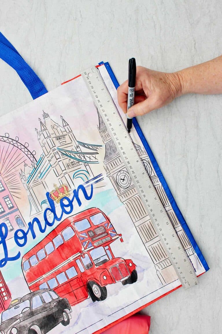 DIY Sit-Upon Cushion from a Reusable Shopping Bag | Welcome To Nana's