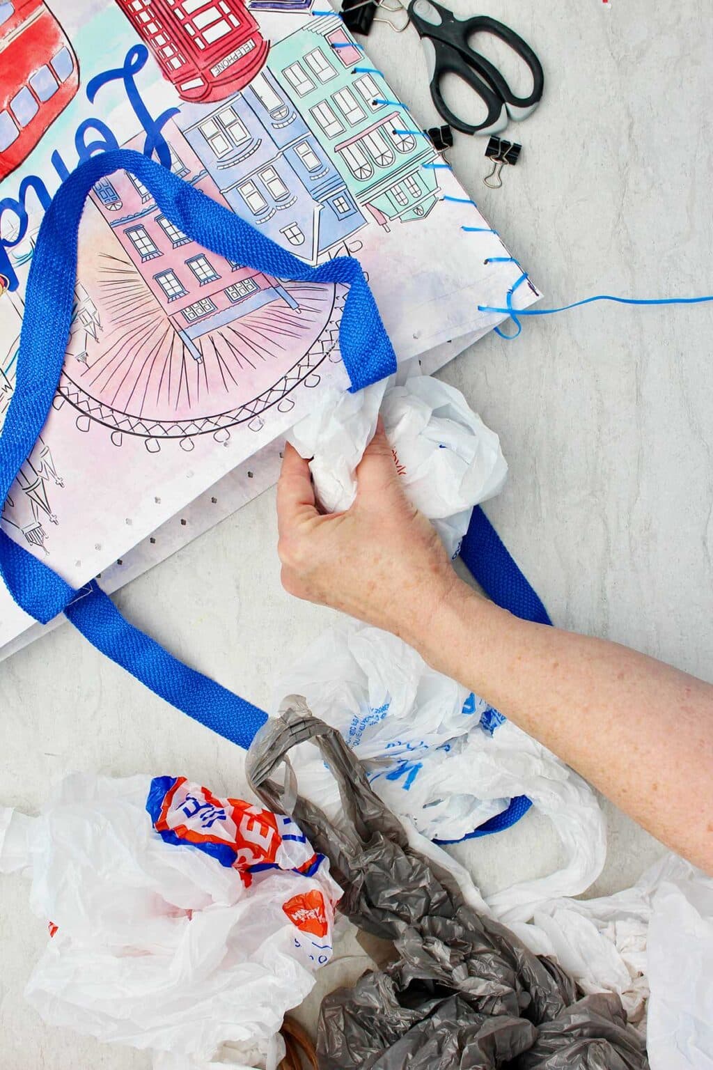 DIY Sit-Upon Cushion from a Reusable Shopping Bag | Welcome To Nana's