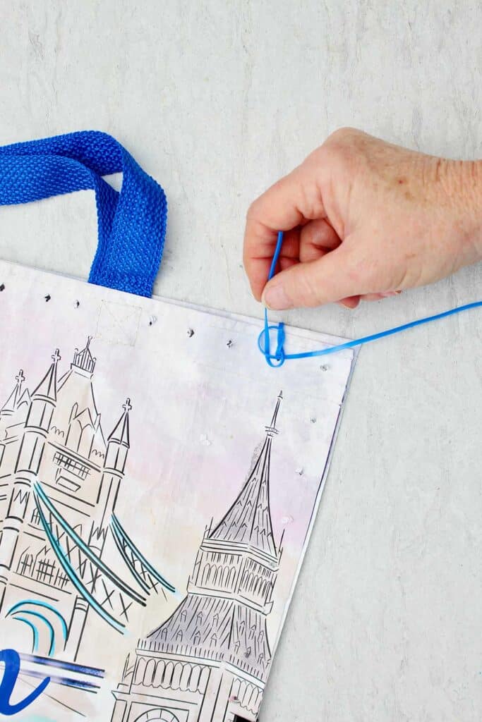 DIY Sit-Upon Cushion from a Reusable Shopping Bag | Welcome To Nana's