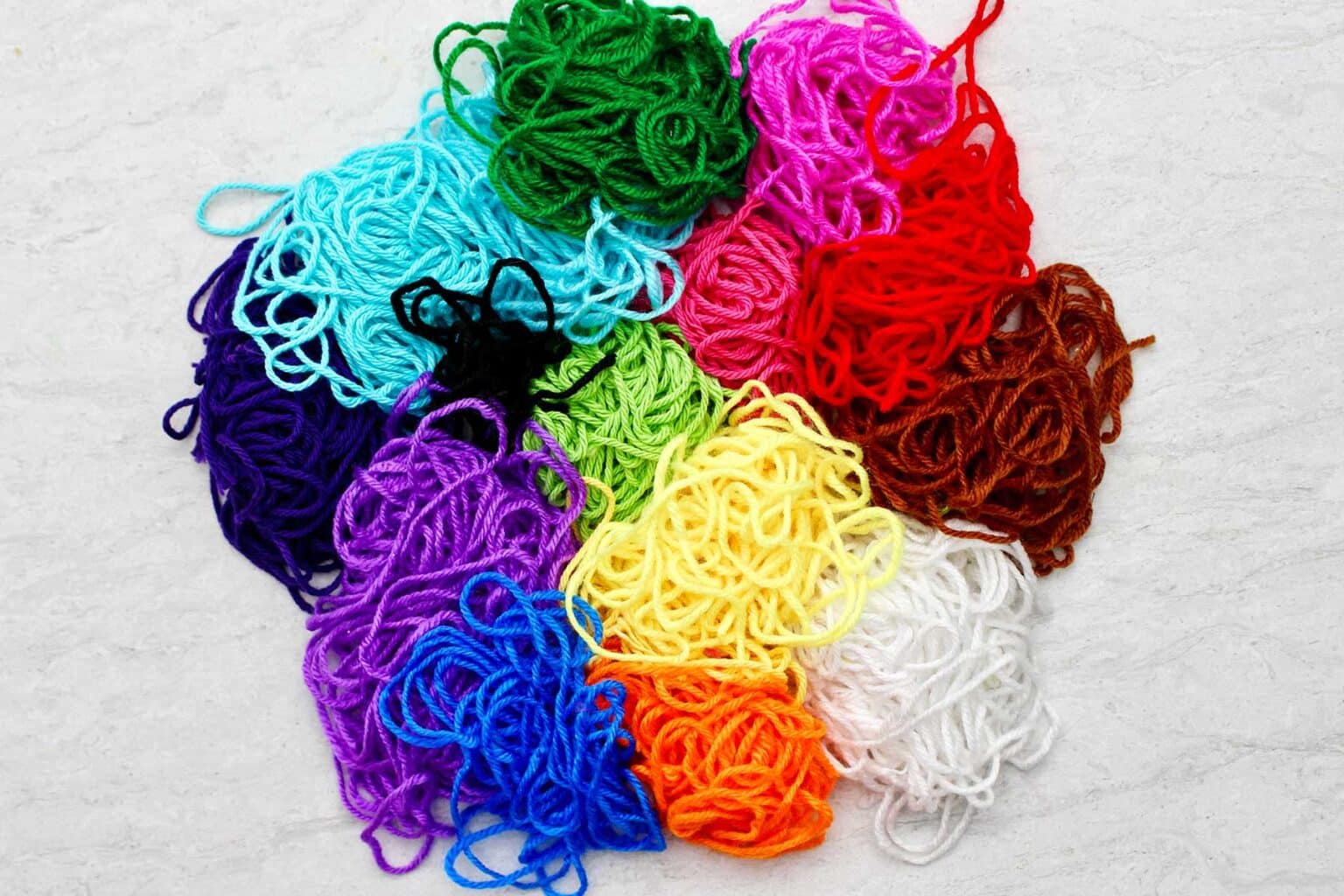 Easy Round Friendship Bracelet Pattern with a Cardboard Loom | Welcome ...