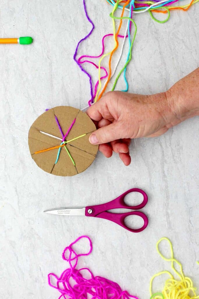 Easy Round Friendship Bracelet Pattern with a Cardboard Loom | Welcome ...