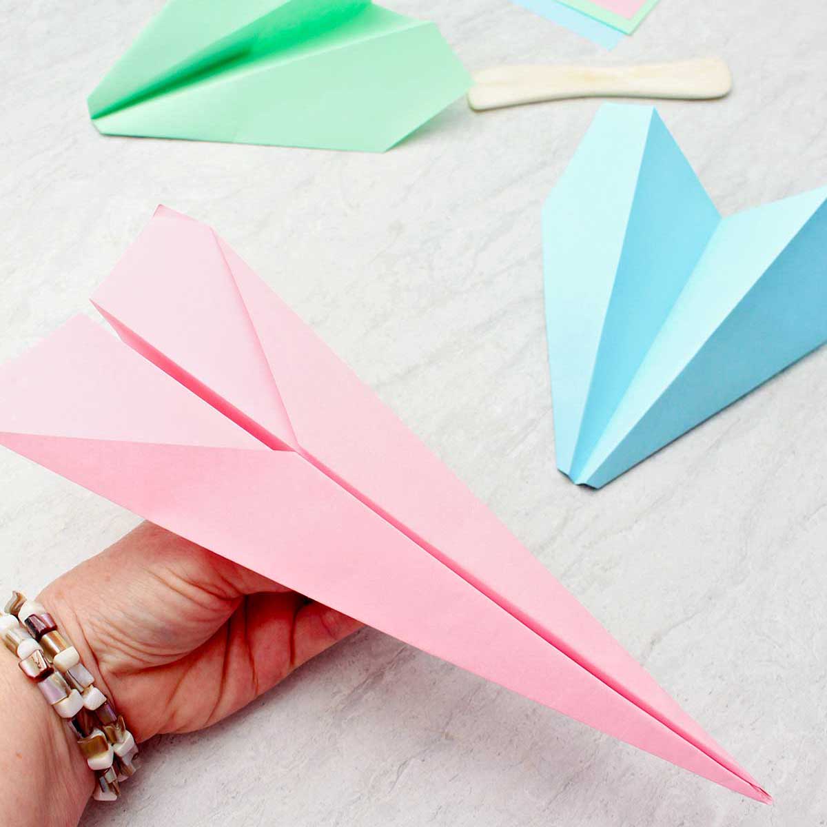 How To Make A Cool Paper Aeroplane
